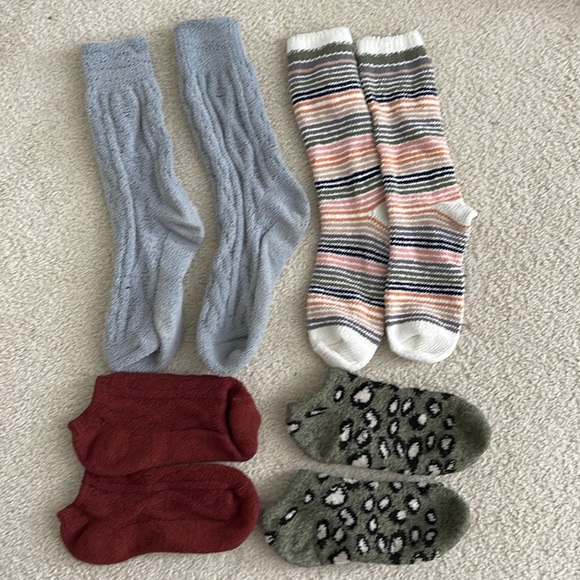 American Eagle Outfitters | Accessories | Fuzzy Sock Bundle 4 Pairs Two ...